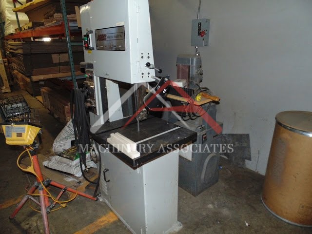 Vectrax - 450 - Vertical Bandsaw Includes a blade welder