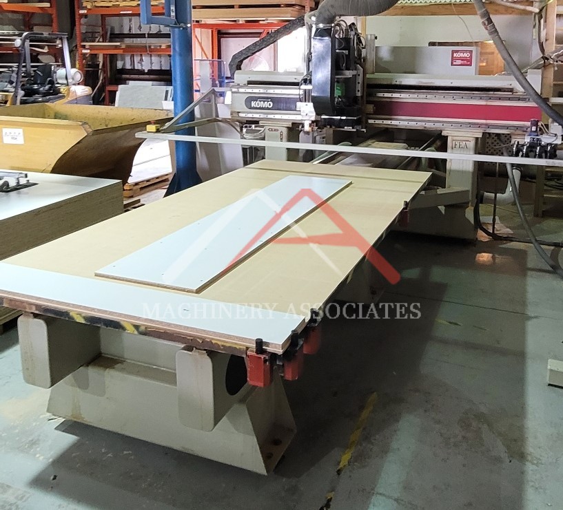 Komo Mach One S 5 by 10 CNC Router Under 4000 Hours
