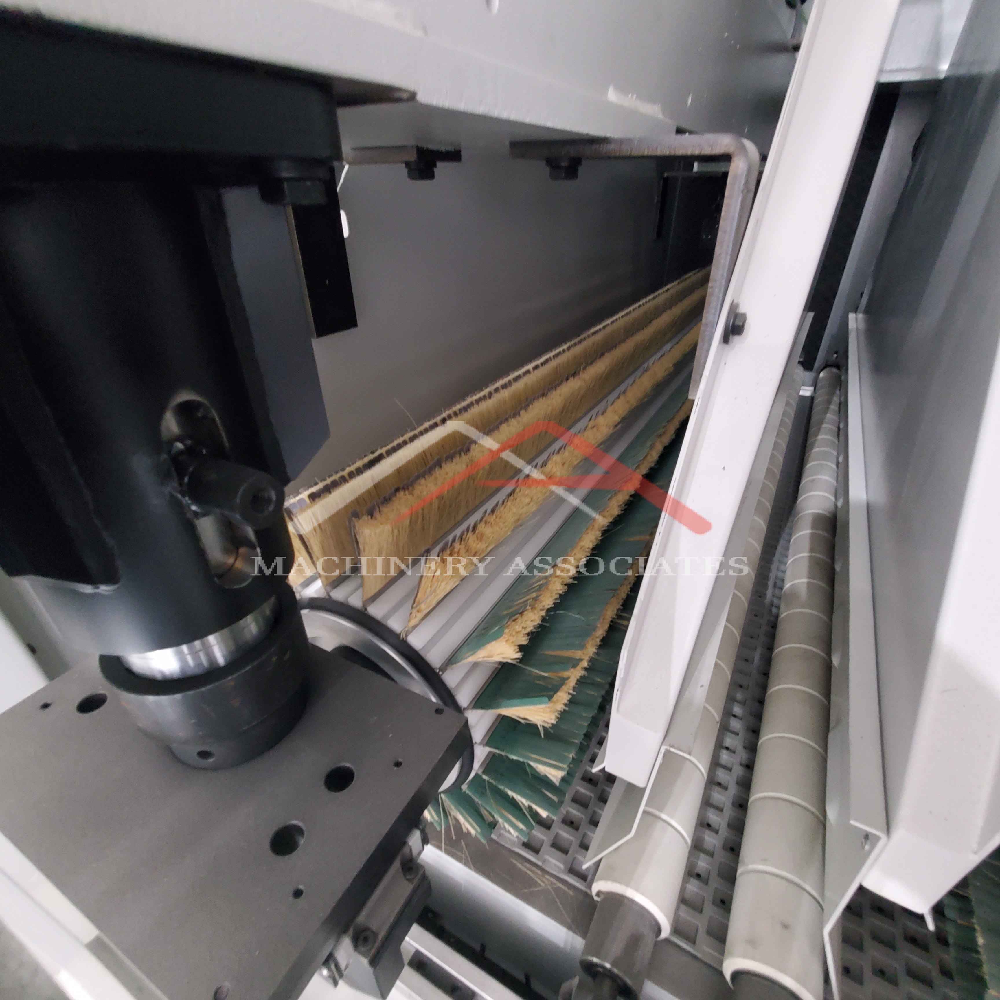 2021 VIET OPERA 5 - 3.3 XLL - BRUSHING SEALER SANDER - LIKE NEW