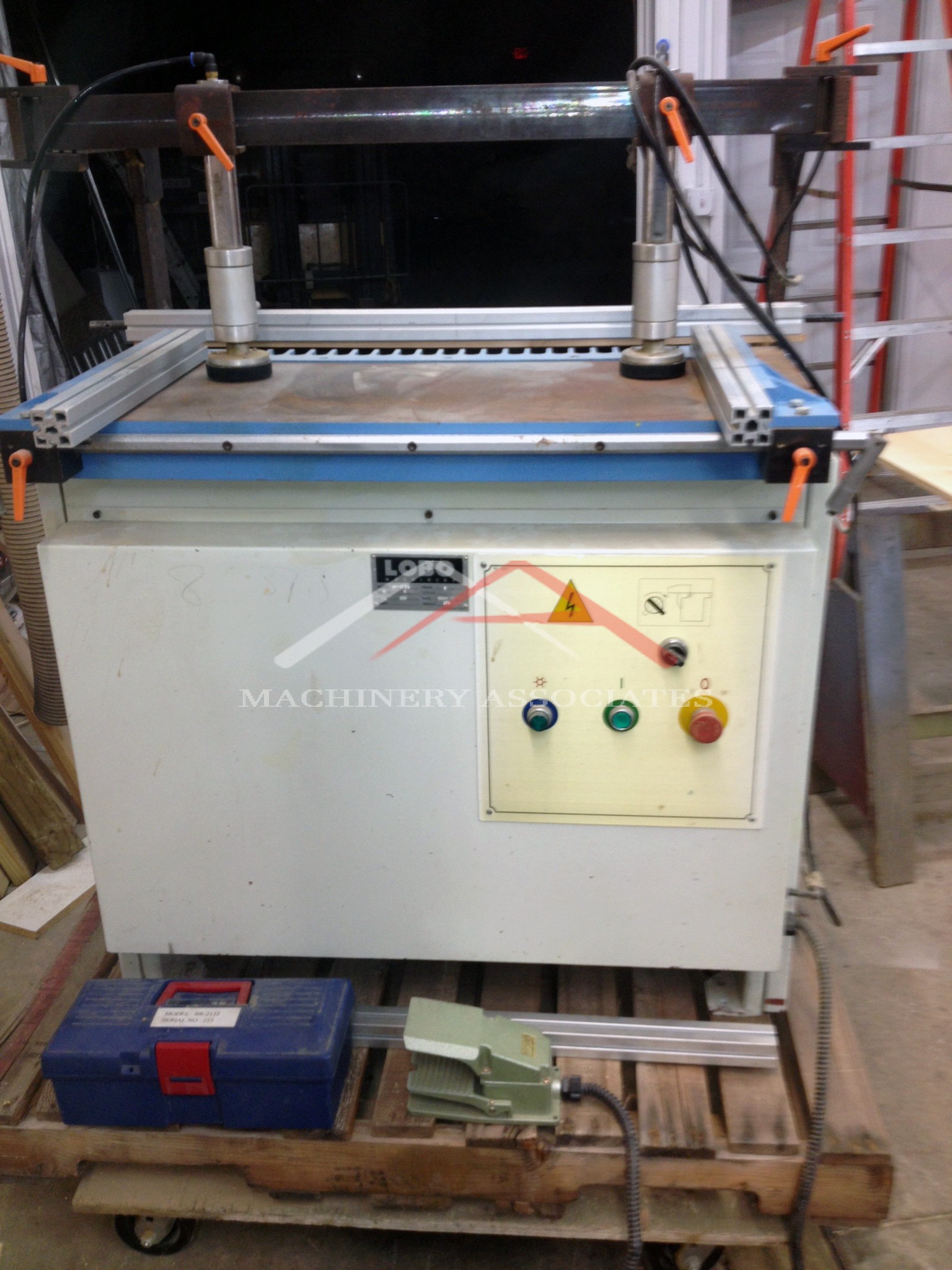 Lobo BR-2132 Universal Drilling Machine