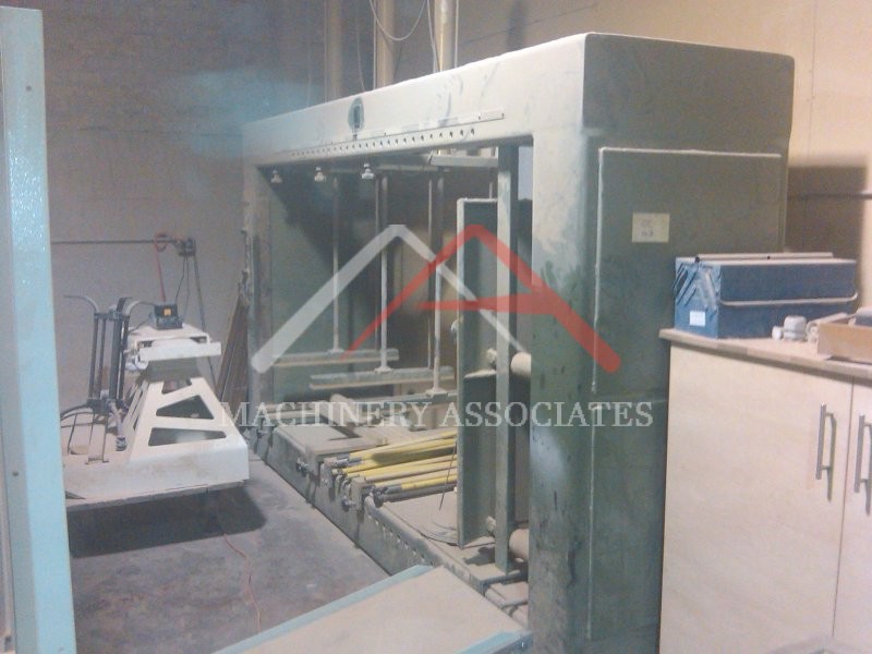 Woodma pneumatic case clamp