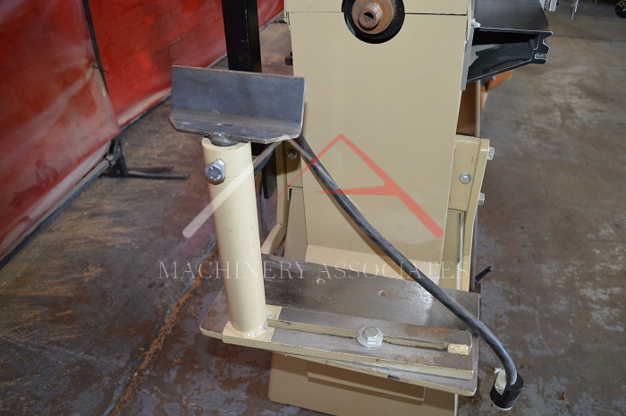 VEGA WOOD TURNING LATHE W/ TRAVELING DUPLICATOR ATTACHMENT