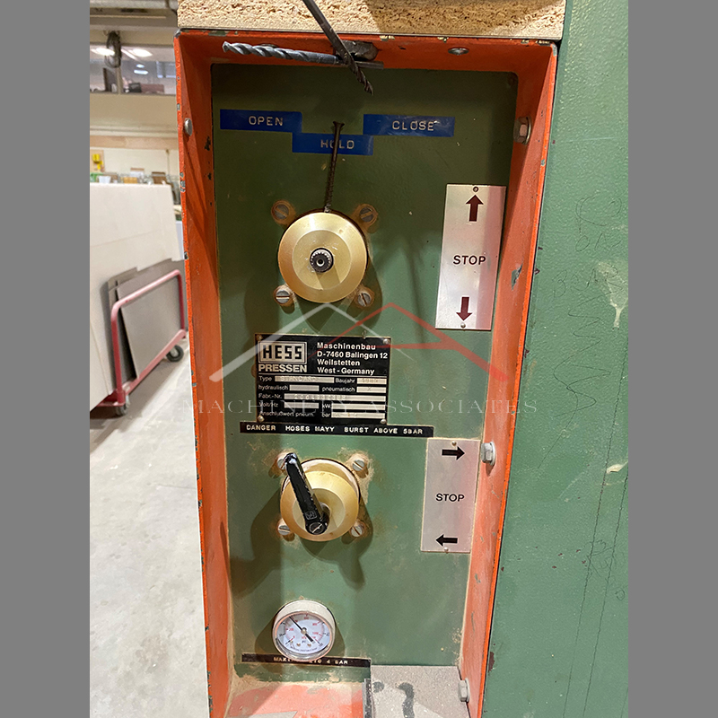 Hess Pneumatic Case Clamp