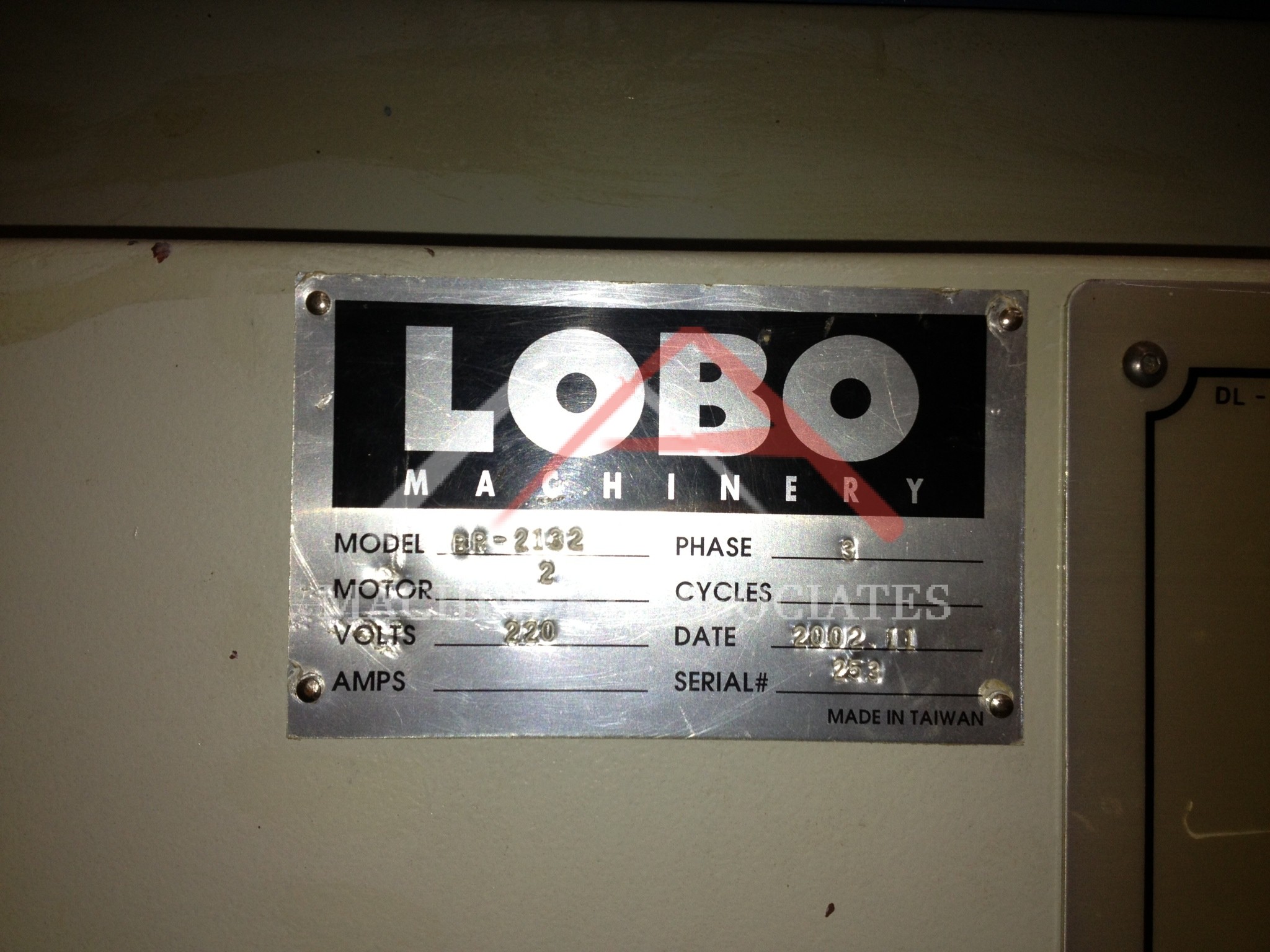 Lobo BR-2132 Universal Drilling Machine