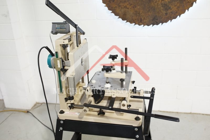 JDS MULTI-ROUTER W/TEMPLATES & ACCESSORIES