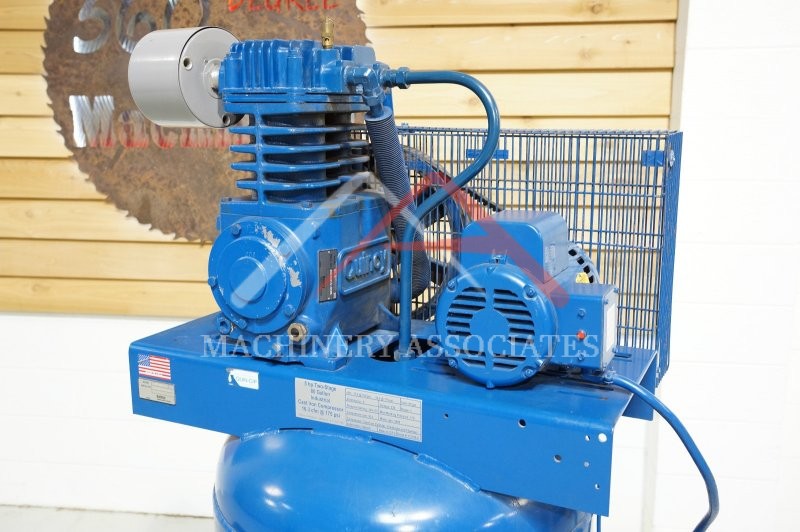 2004 QUINCY COMPRESSOR MODEL QT-5 w/ PNEUMATECH AIR DRYER