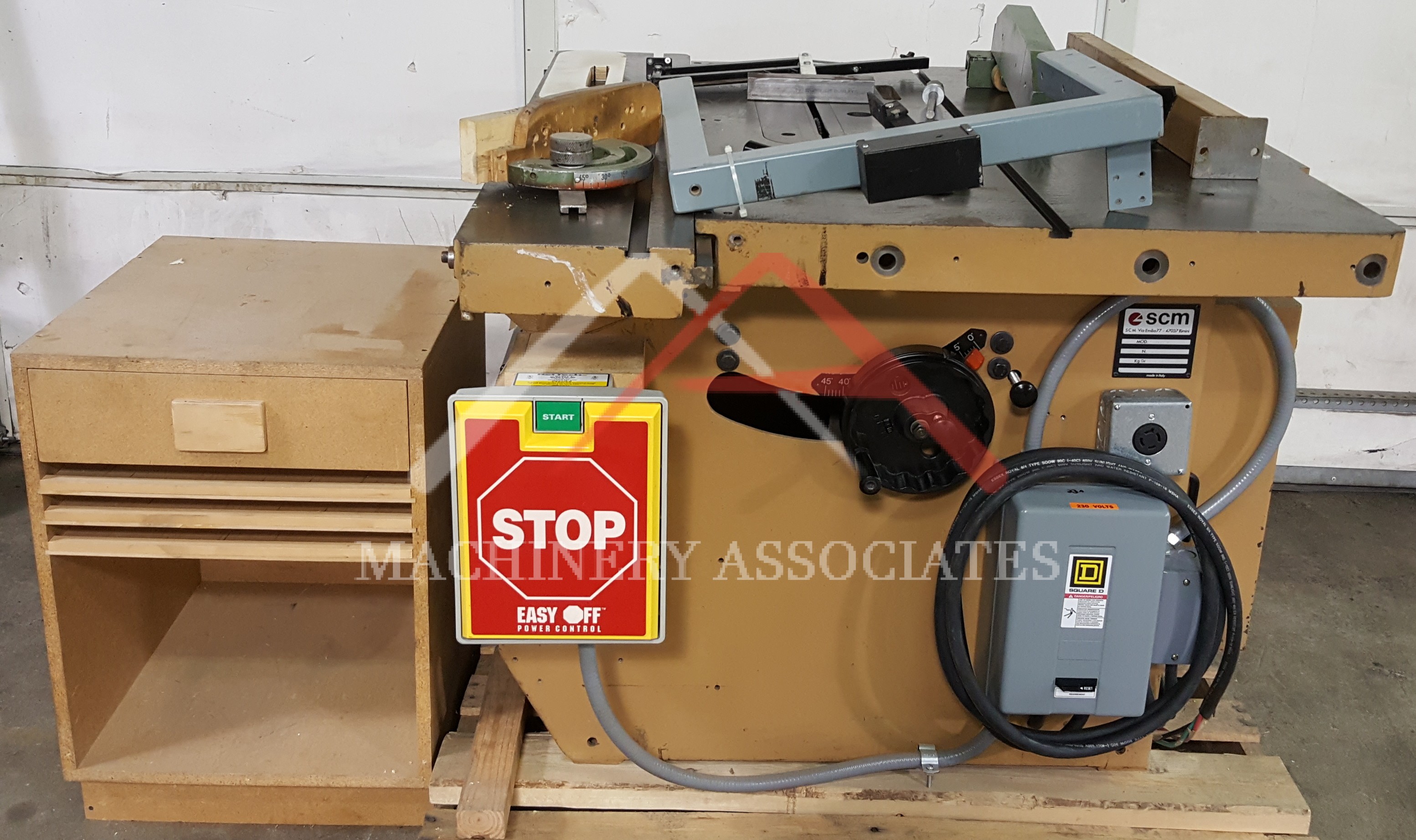 Rockwell SCMI SI 15F Sliding Table Saw, 59 Inch Slide Cap.