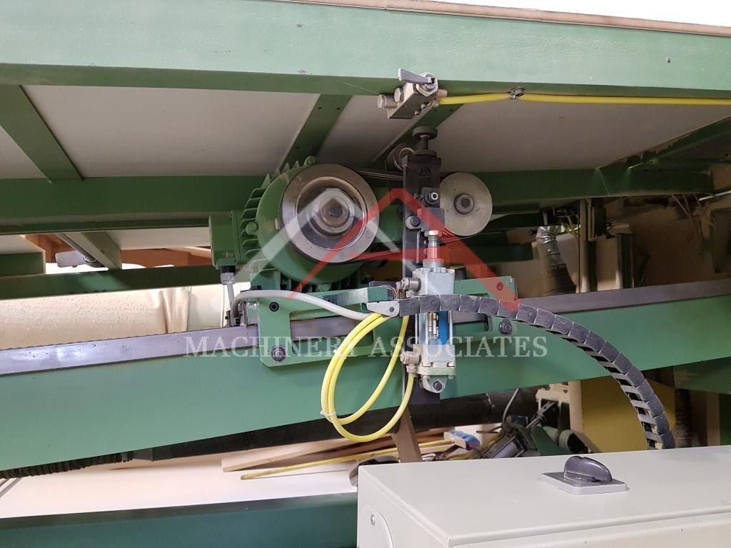 Homag automatic vertical panel saw with scoring and jump scoring ...