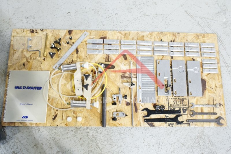 JDS MULTI-ROUTER W/TEMPLATES & ACCESSORIES