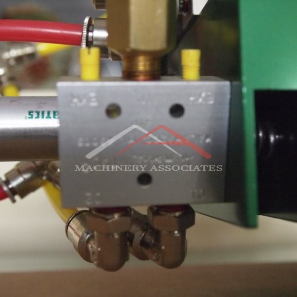 Unique Machinery - Pneumatic Space Ball Inserter Machine