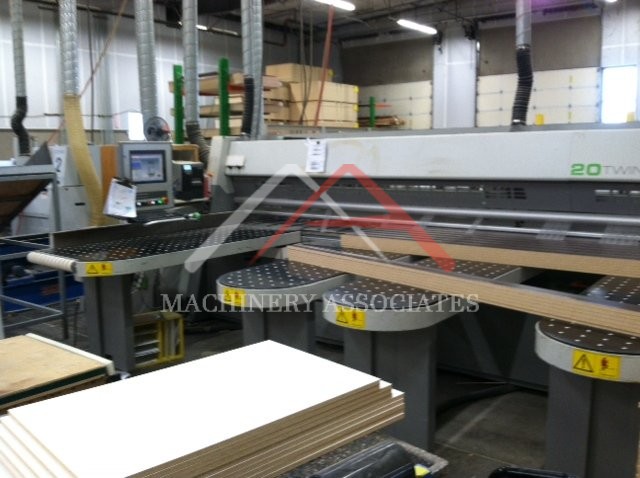 Twin Pusher Rear Loading Beam Saw with Interior Turn Table