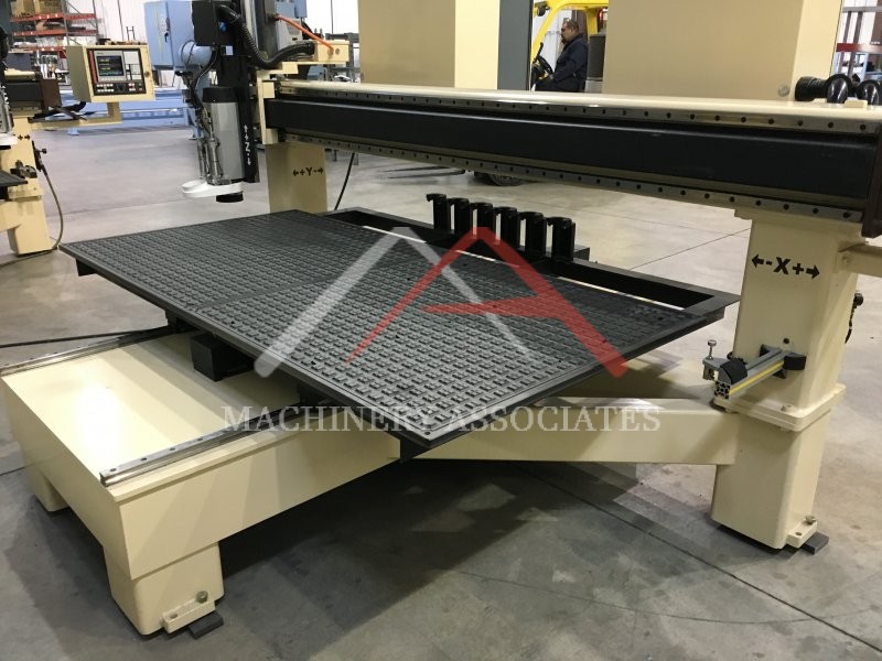 Fully Refurbished Motionmaster 8x4 moving table CNC router